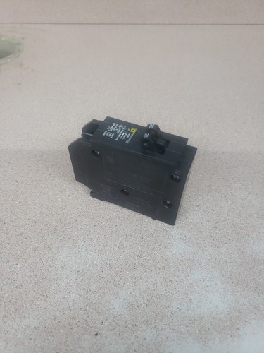 New! Square D HOMT2020 Tandem Circuit Breaker 20/20 Amp 1 Pole 120/240V ...