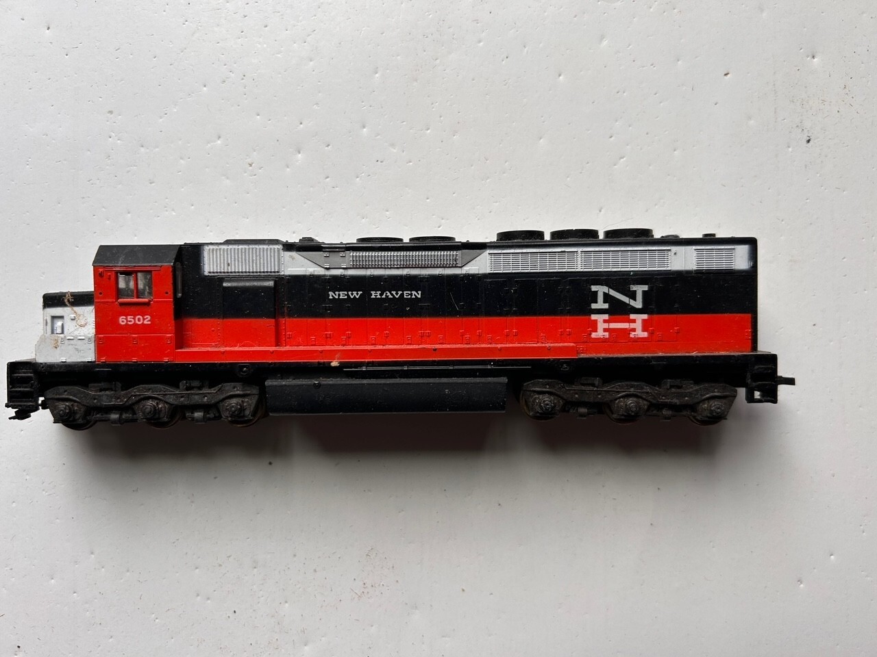 Athearn 4103 HO Scale New Haven SDP40 Diesel Locomotive #6502 tested ...
