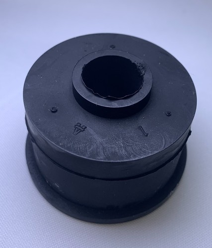 Corvette C4 1984-96 Spring Mounting Bolt Rubber Insulator Bushing - USA ...