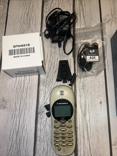 Vintage 2000 Motorola V2260 Verizon CDMA Cell Phone – Untested With Box ...