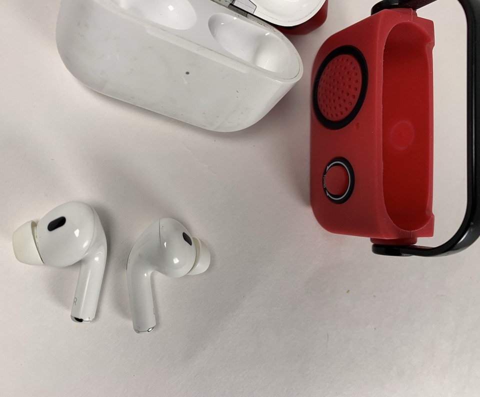 Apple AirPods Pro 2 White USB-C Charge Case In Ear Buds & Silicone ...