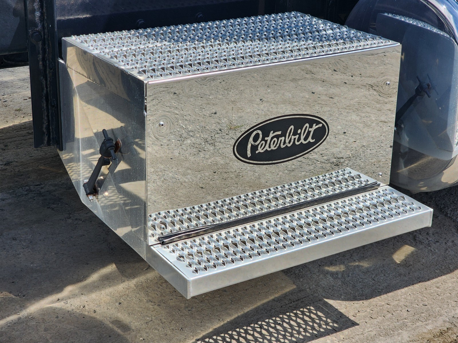 389 Peterbilt Battery Box Front Cover | eBay