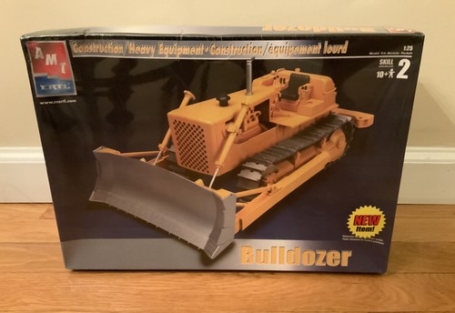 AMT 31769 CONSTRUCTION CATERPILLAR D8H BULLDOZER 1/25 Model Car ...