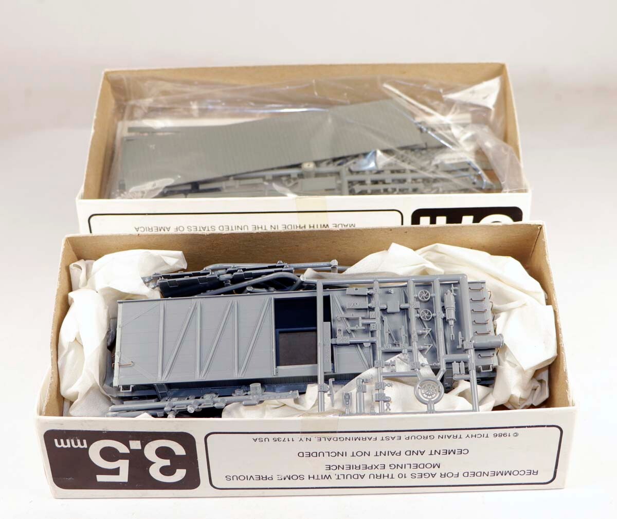 (2) Tichy Train Group #4021/4026 40' Flat Car & Box Car Kits 1/87 HO ...