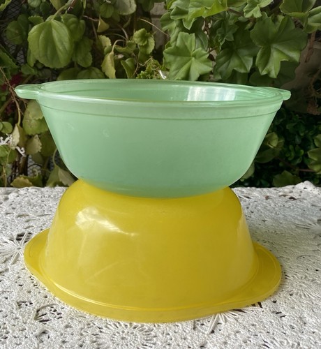 VTG PYREX AGEE PAIR Yellow & Green SPRAYWARE Glass Casserole Dish - No ...