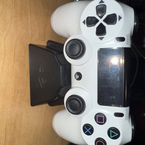 PlayStation PS4 Controller Alarm Clock Paladone White & Black USB Input ...