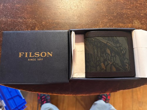 NWT Filson Packer Men's Wallet Maple Bark Camo Leather w/ Cotton Canvas ...