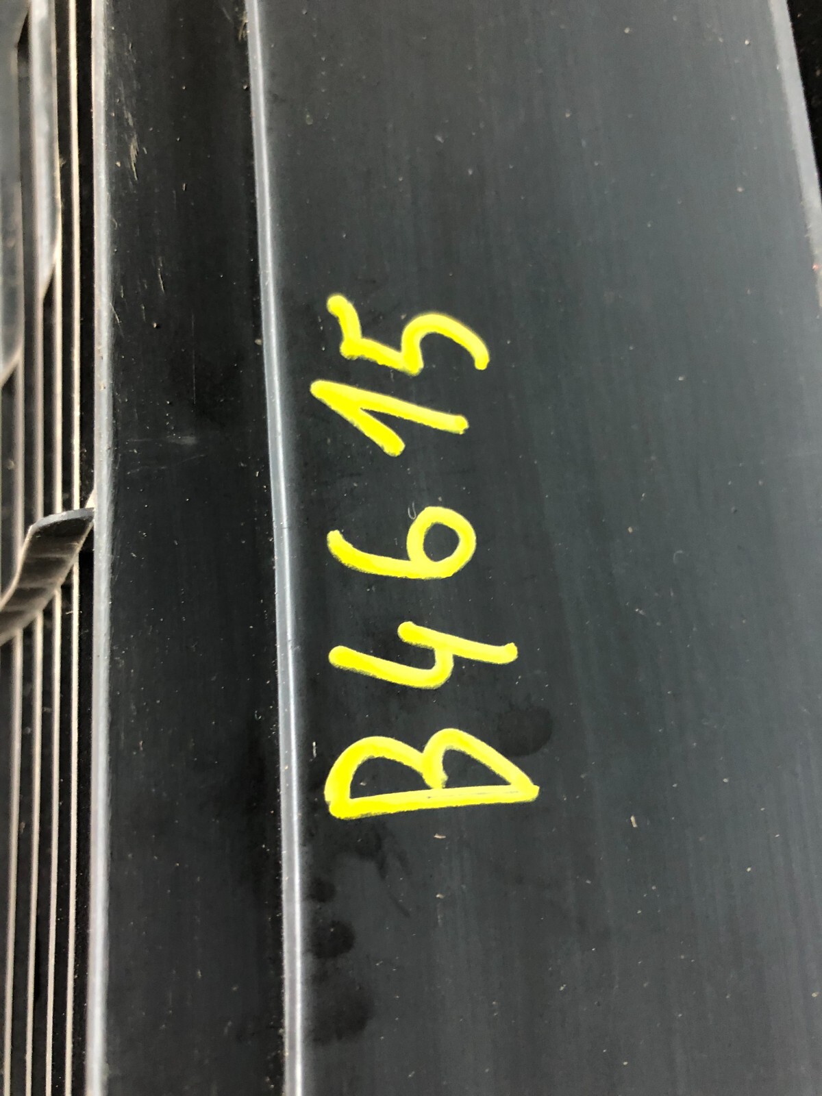 2002-2009 GMC Envoy Front Grill Grille Genuine OEM 15149538 Paint Code ...