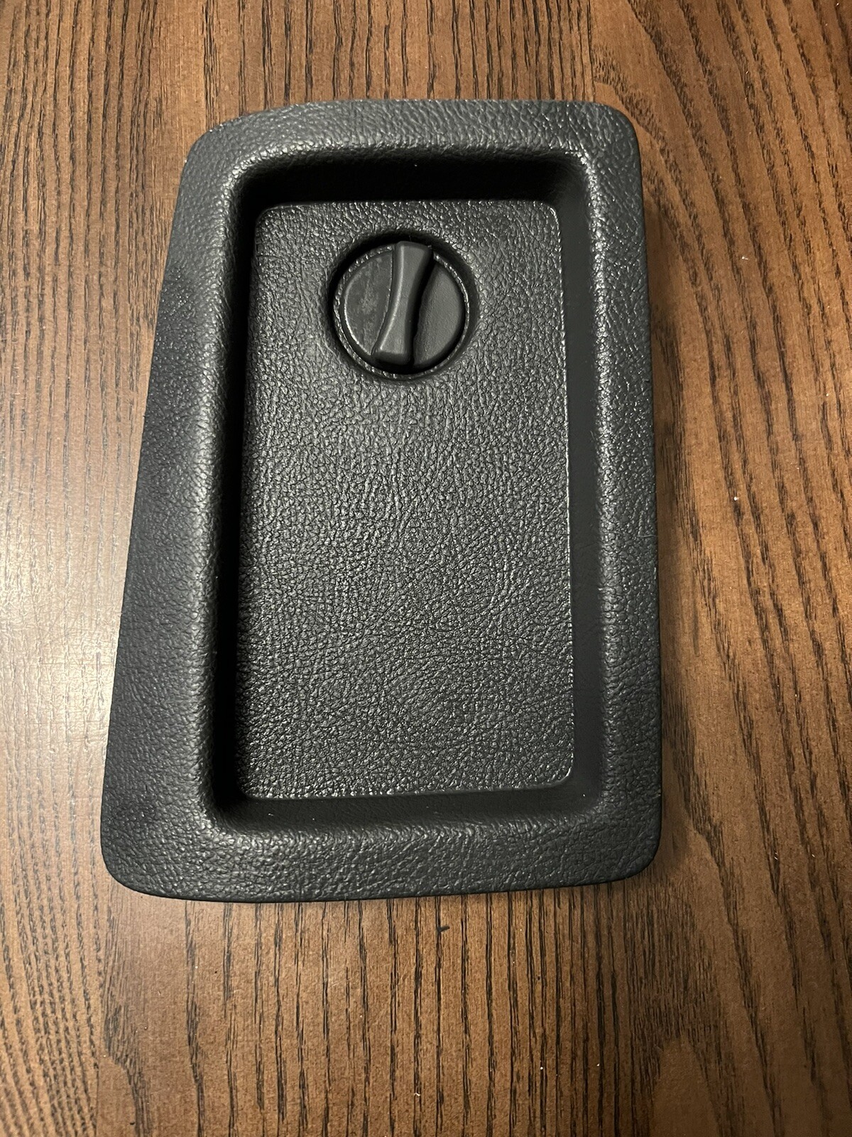 03-06+Ford+Expedition+Rear+Quarter+Panel+Access+Trim+Cover+OEM+2l14 ...