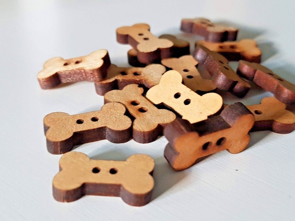 WOODEN DOG BONE CRAFT BUTTONS/EMBELLISHMENTS Dark or Light Wood - 18mm ...