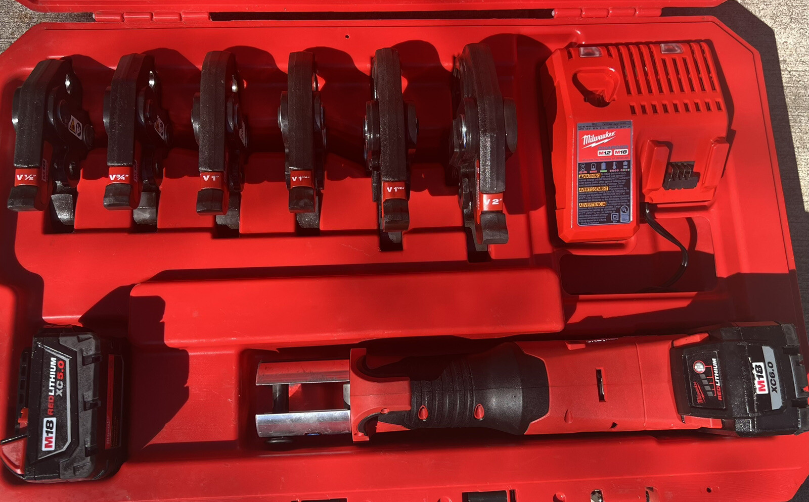 Milwaukee 2922-22 M18 FORCE LOGIC Copper Press Tool with 1/2 - 2 in ...