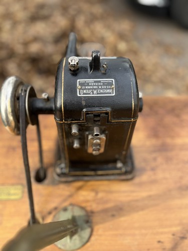 Vintage Bonis Industrial "Never-Stop" Fur/Leather Sewing Machine ...