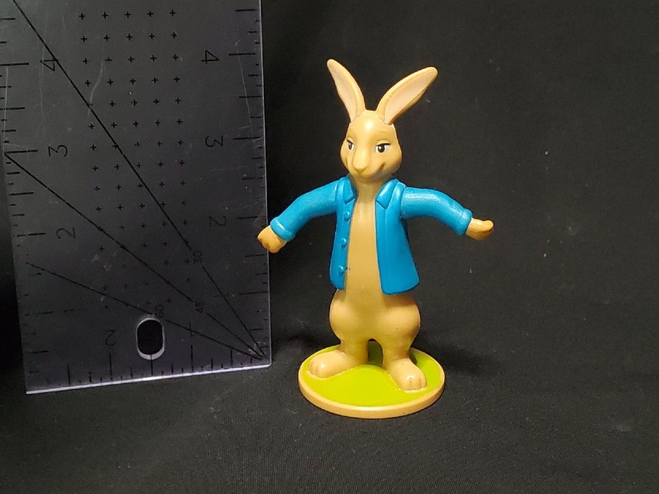 2018 McDonald's FW&Co. Peter Rabbit Hoopla 4" Toy Figure | eBay