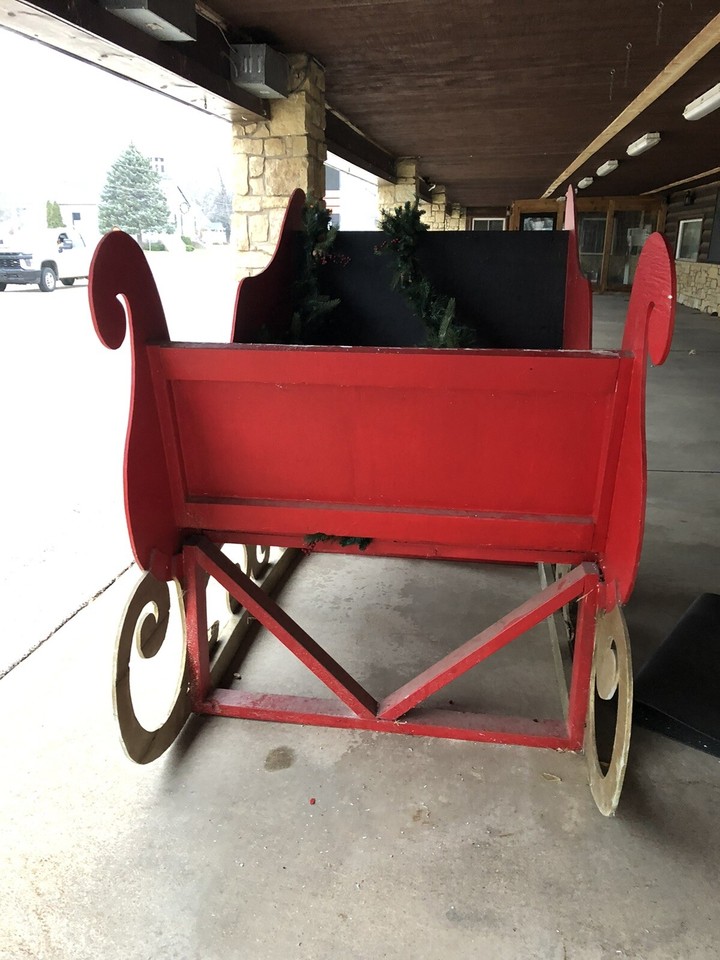 Full Size Santa Sleigh Over 7ft Long, 65 Inches High. Great Photo Opp ...