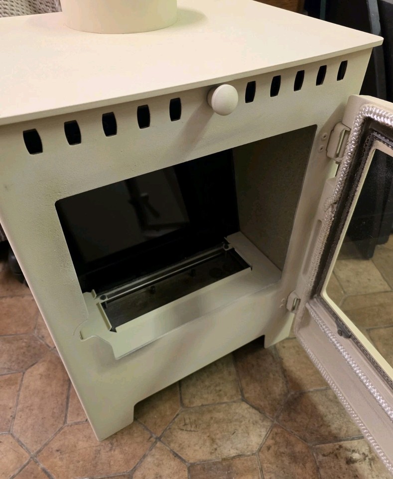 Arada Hamlet Solution 5 Bioethanol Stove In Special Edition Straw Paint ...