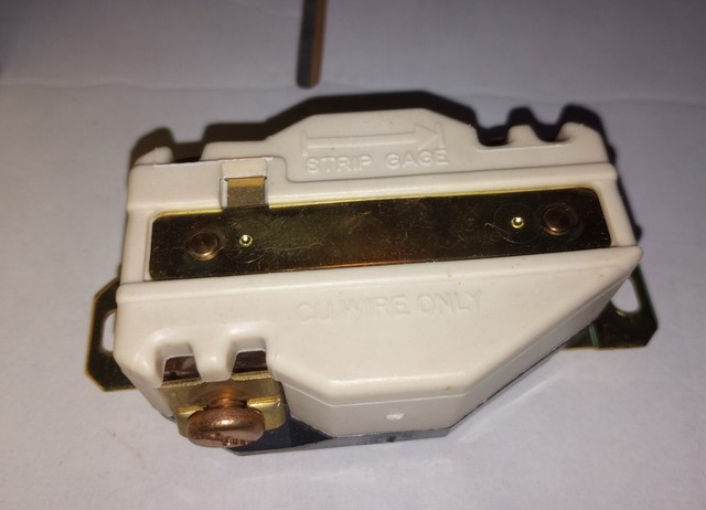 Hubbell HBL2320 Twist Lock Receptacle 20a 250 VAC or DC for sale online ...