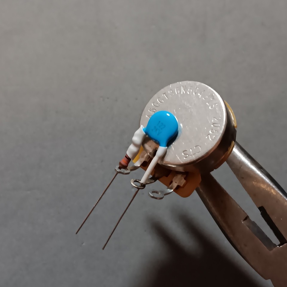 TREBLE BLEED "KINMAN Spec B-1" 1.2nF Coated Ceramic cap, 130K Red Baron ...