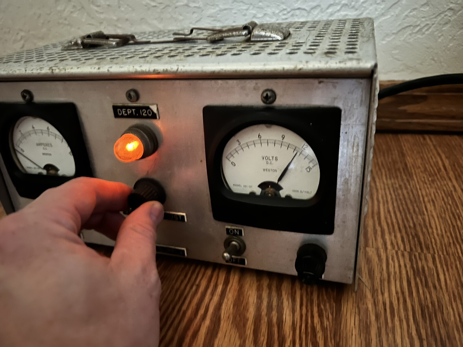 Vintage Power Supply Analog Amperes D.C Volts Test Equipment Weston ...