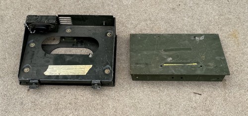 M151 RT-524 RT-246 VRC-12 MT-1029 Radio Base Sponson Mount and Power ...