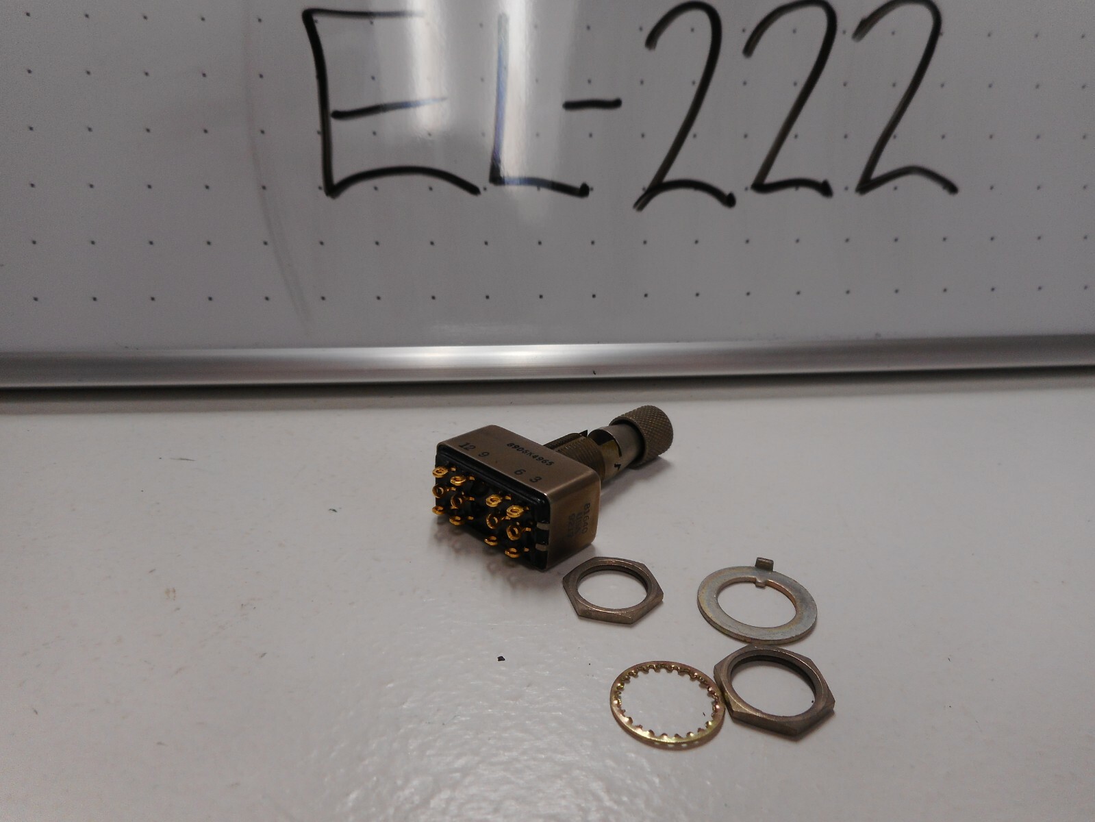 NOS 8906K4965 EATON 81640 LEVER LOCK SPECIAL 4 POLE TOGGLE SWITCH | eBay