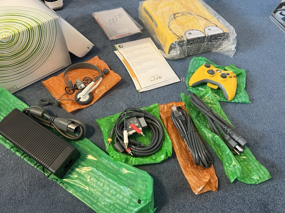 Rare Limited Edition The Simpsons Movie Xbox 360 Console (1 of 100 ...