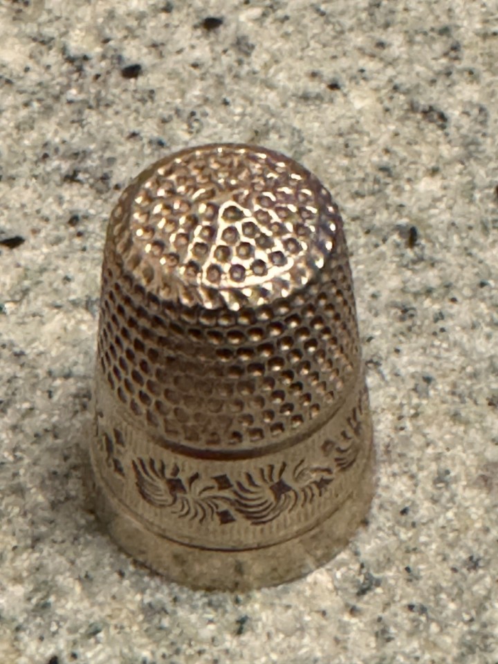 Antique Gold Plated Thimble, Mystery Maker, Daisy Wheels, ENGLAND, 4.1g ...
