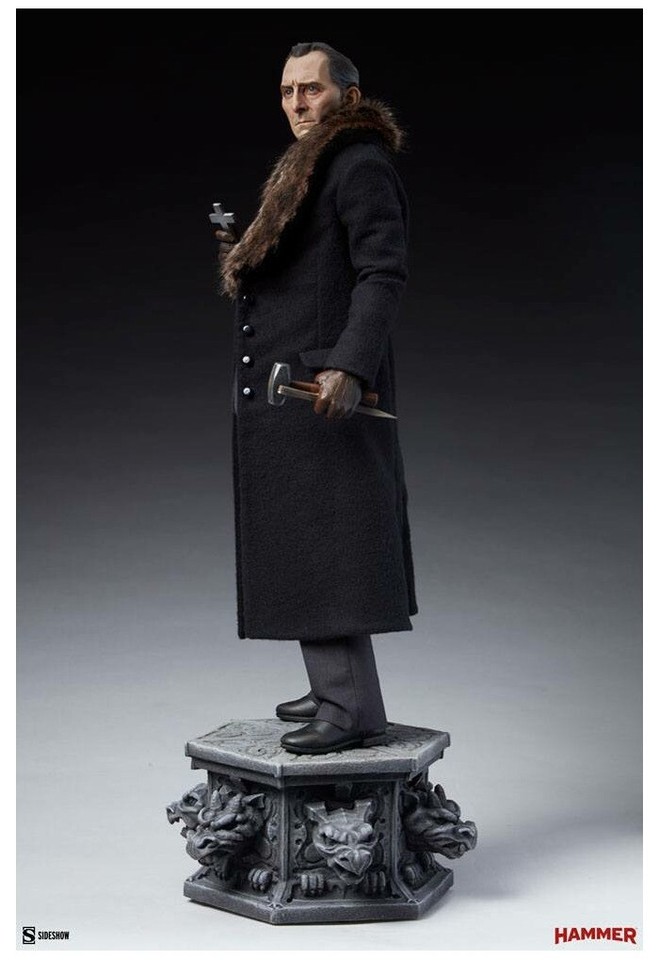 DRACULA - Van Helsing Peter Cushing Premium Format Figure 1/4 Statue ...