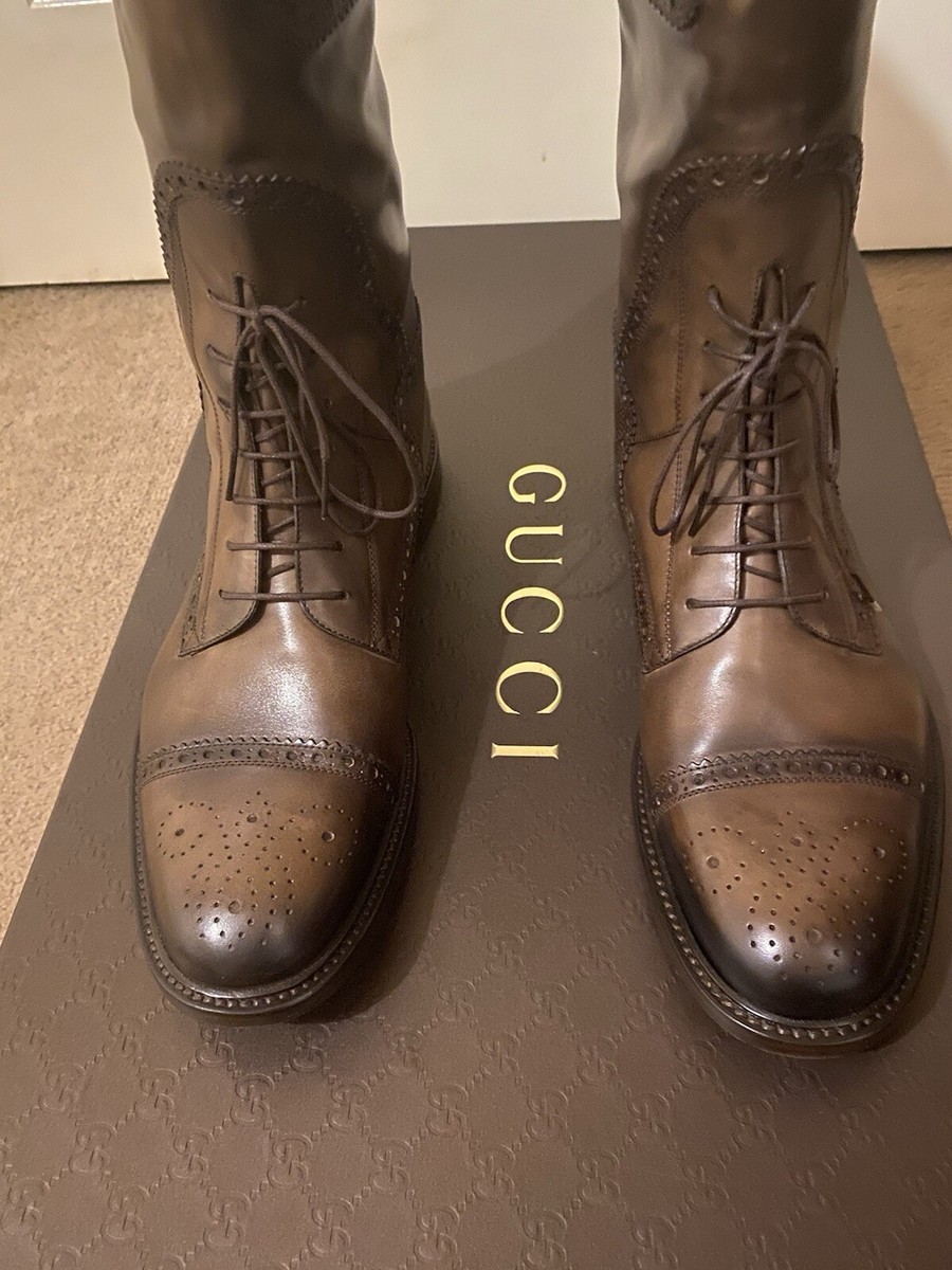 Gucci Boots For Men 2014 Man Met Gucci Slippers Met Bont En Gestreepte