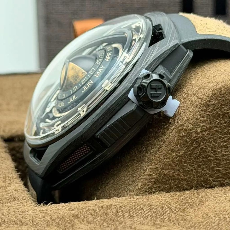 HYT Moon Runner Desert Carbon Titanium H02984-A Watch Limited edition ...