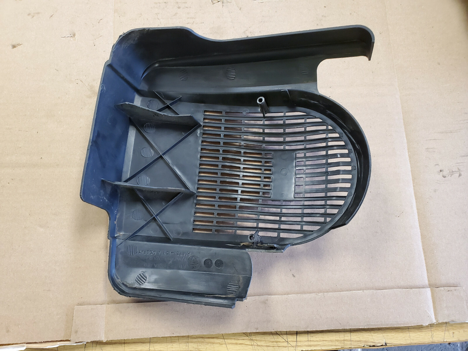 Yard Machines Briggs and Stratton 5HP 21" Mower Engine Cover Shroud | eBay