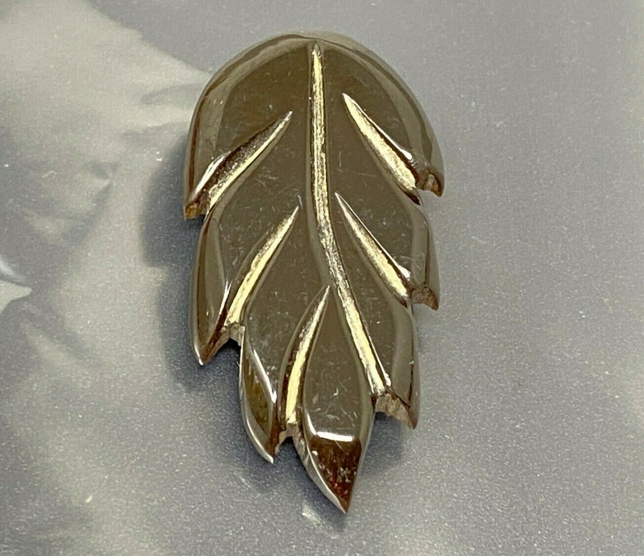 Vintage Leaf Clip Bakelite Brooch - Gem