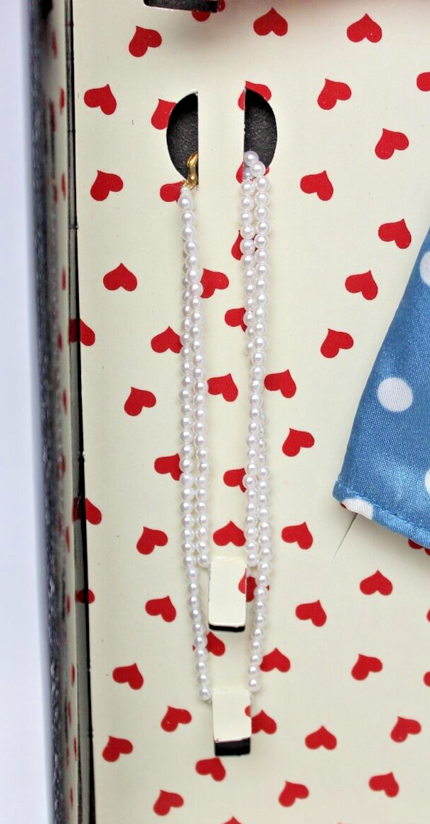 Danbury Mint Betty Boop Wardrobe Collection BETTY GOES CASUAL Outfit ...