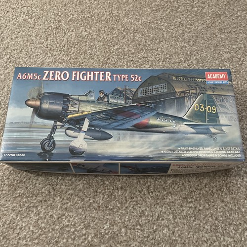 Academy 1:72 Scale Model Kits WW2 Aircraft Spitfire Stuka Messerschmitt ...