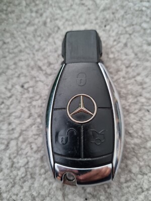 MERCEDES BENZ 3 BUTTON REMOTE CAR KEY FOB IN WORKING ORDER. (REF 545 ...