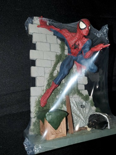 NEW MARVEL COMICS TOY BIZ #48658 SPIDER-MAN MODEL KIT 1996 pre-built ...