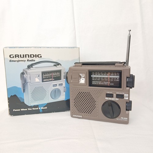 Grundig FR200 AM/FM/SW Emergency Radio Light Hand Crank Tested and ...