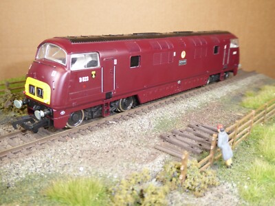 Mainline 00 Gauge BR Class 42 Warship Diesel Loco no D823 "Hermes" in ...