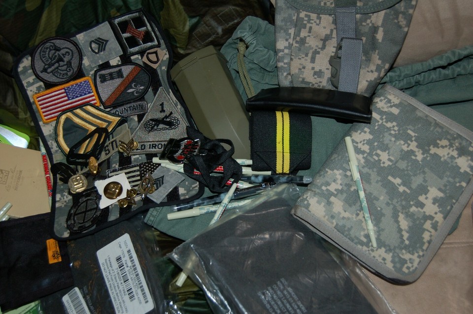 MILITARY ISSUE ARMY GEAR PINS INSIGNIA PATCHES USGI USED | eBay