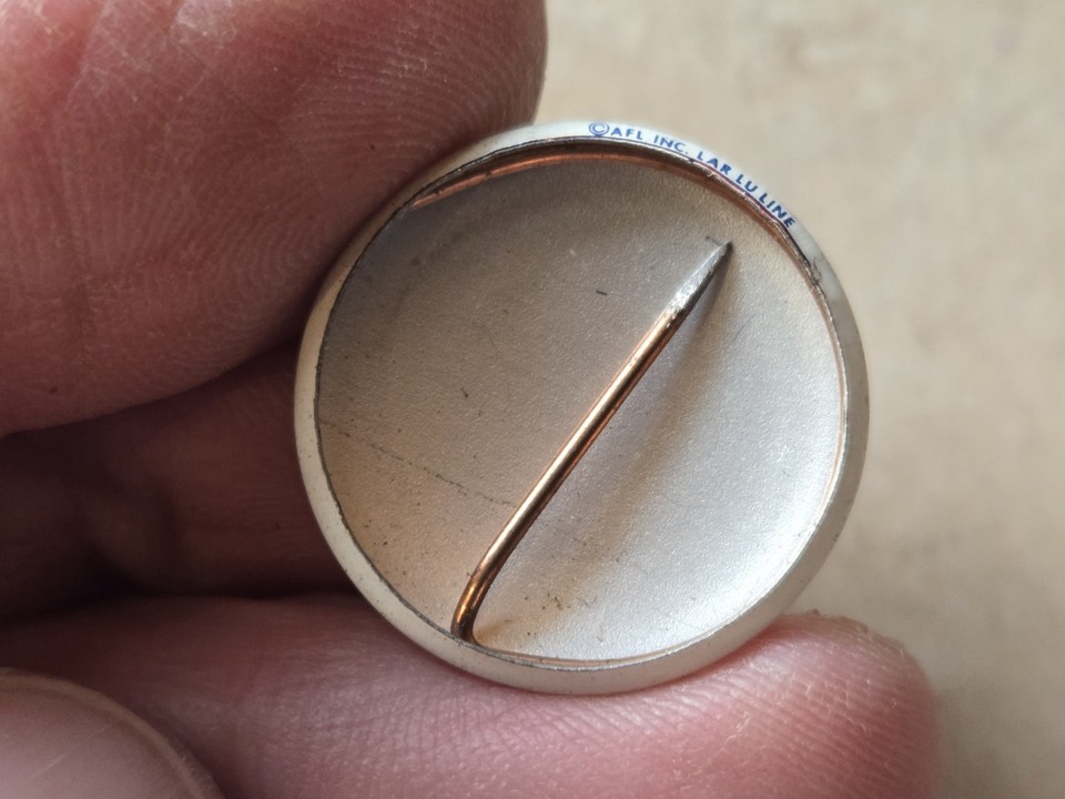 VTG 1" ROUND 1960'S BUFFALO BILLS FOOTBALL PIN BUTTON AFL NFL LAR LU ...