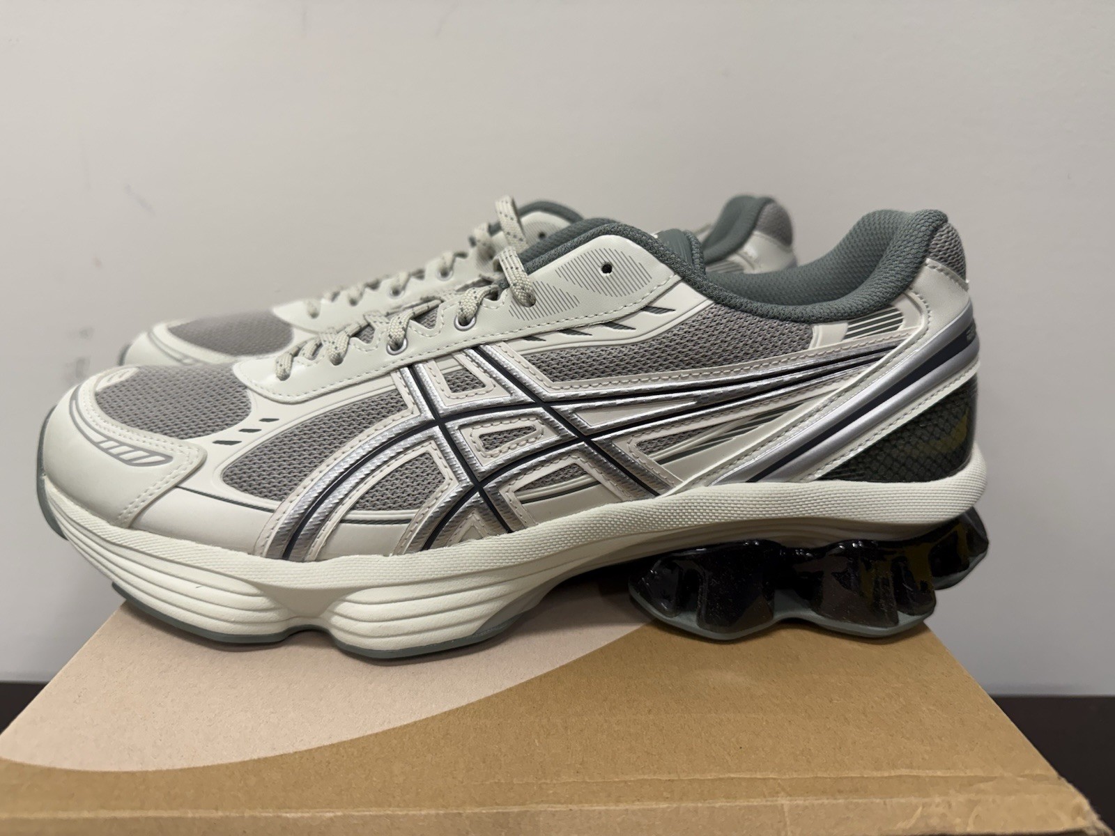 NEW ASICS Gel-Kinetic Fluent SEAL GREY/PURE SILVER 1203A591-021 Men's ...