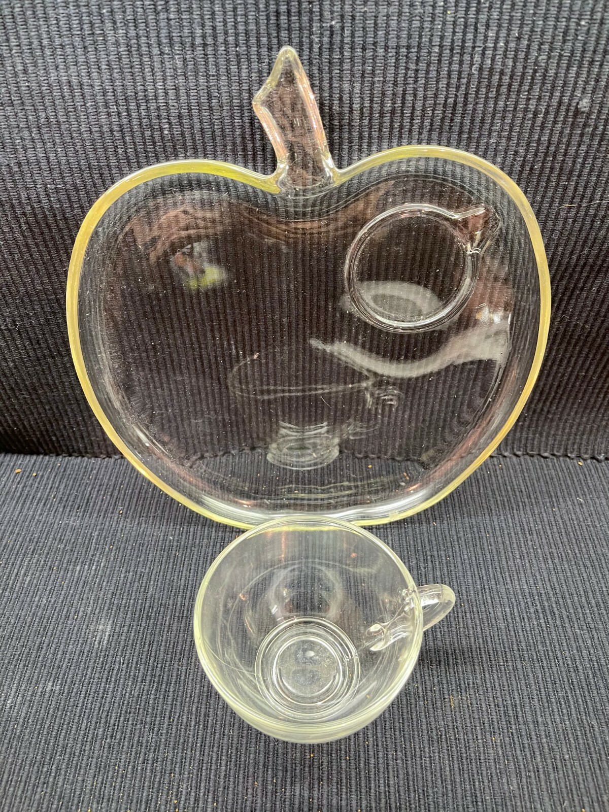 VINTAGE CLEAR GLASS APPLE SHAPED LUNCHEON PLATE WITH CUP | eBay