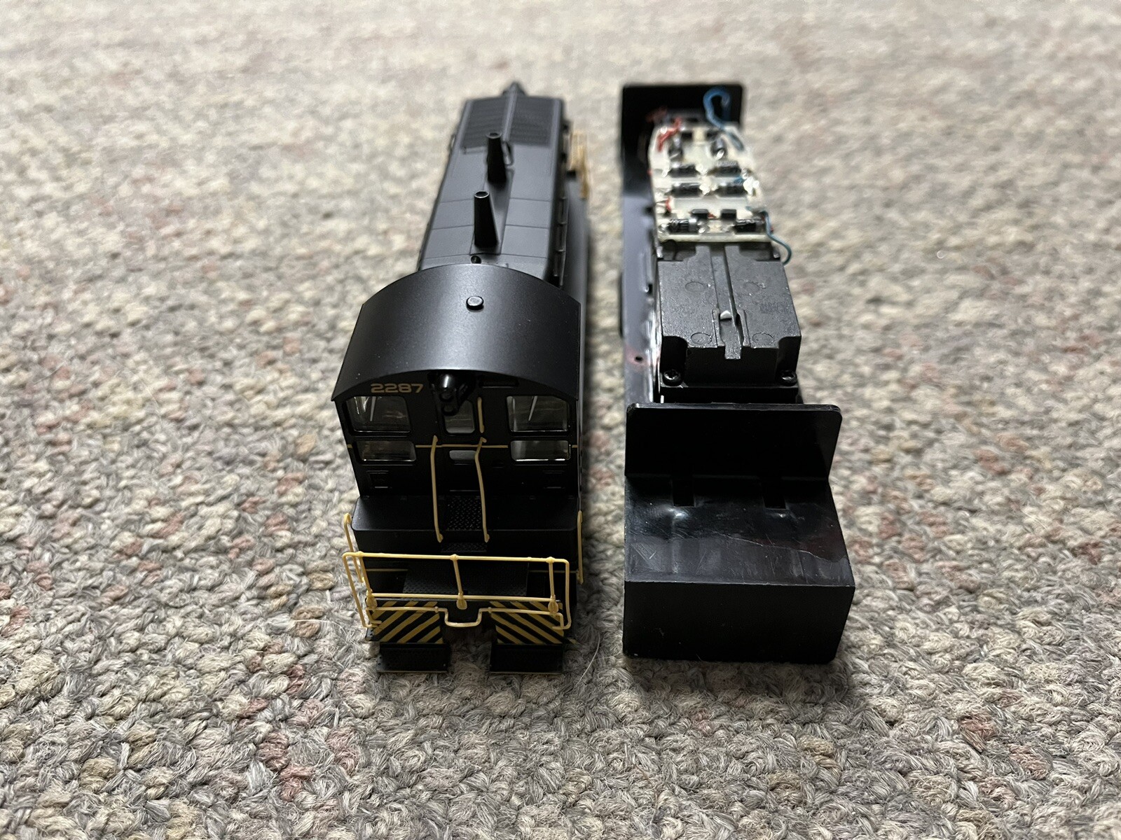 + Life Like Proto 2000 HO Louisville & Nashville SW9/1200 Locomotive No ...