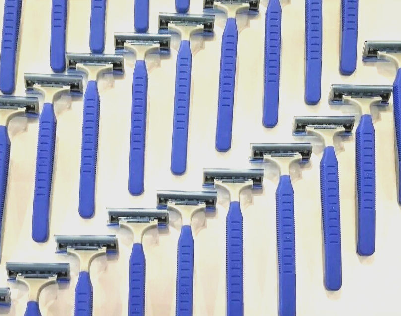 CVS Twin Blade Razors - Smooth Shave - Disposable - 30 Count - For Men ...