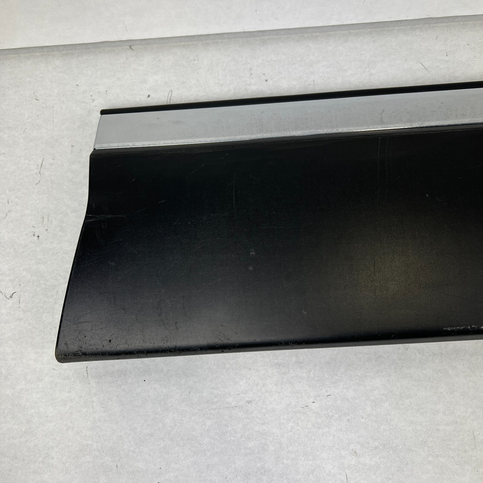 OEM 2017 - 2020 Honda CR-V Touring Front Right Lower Door Molding 75312 ...