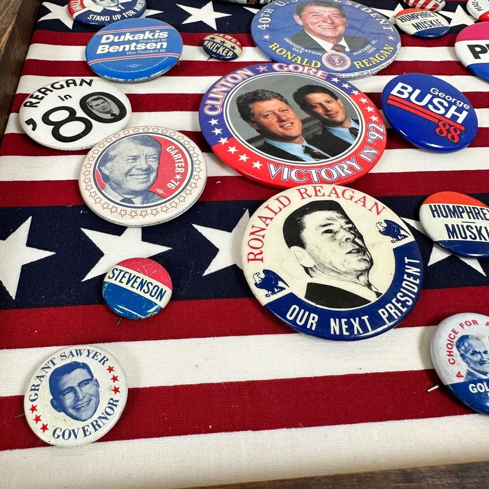 Lot of 28 Political Pins in Display Case Carter Ike Perot Dukakis ...