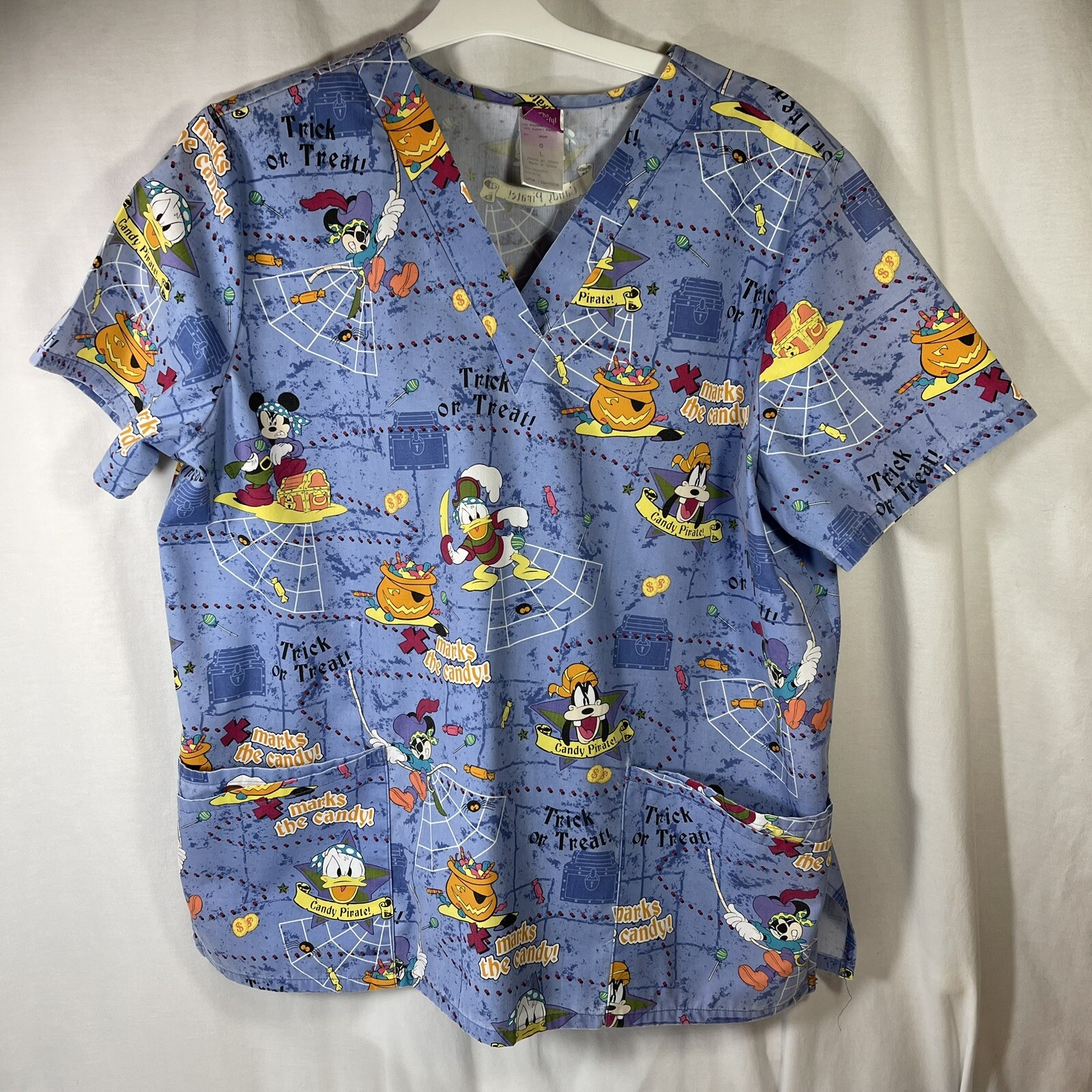 Wonderful World of Disney Large Halloween Scrub Top P… - Gem