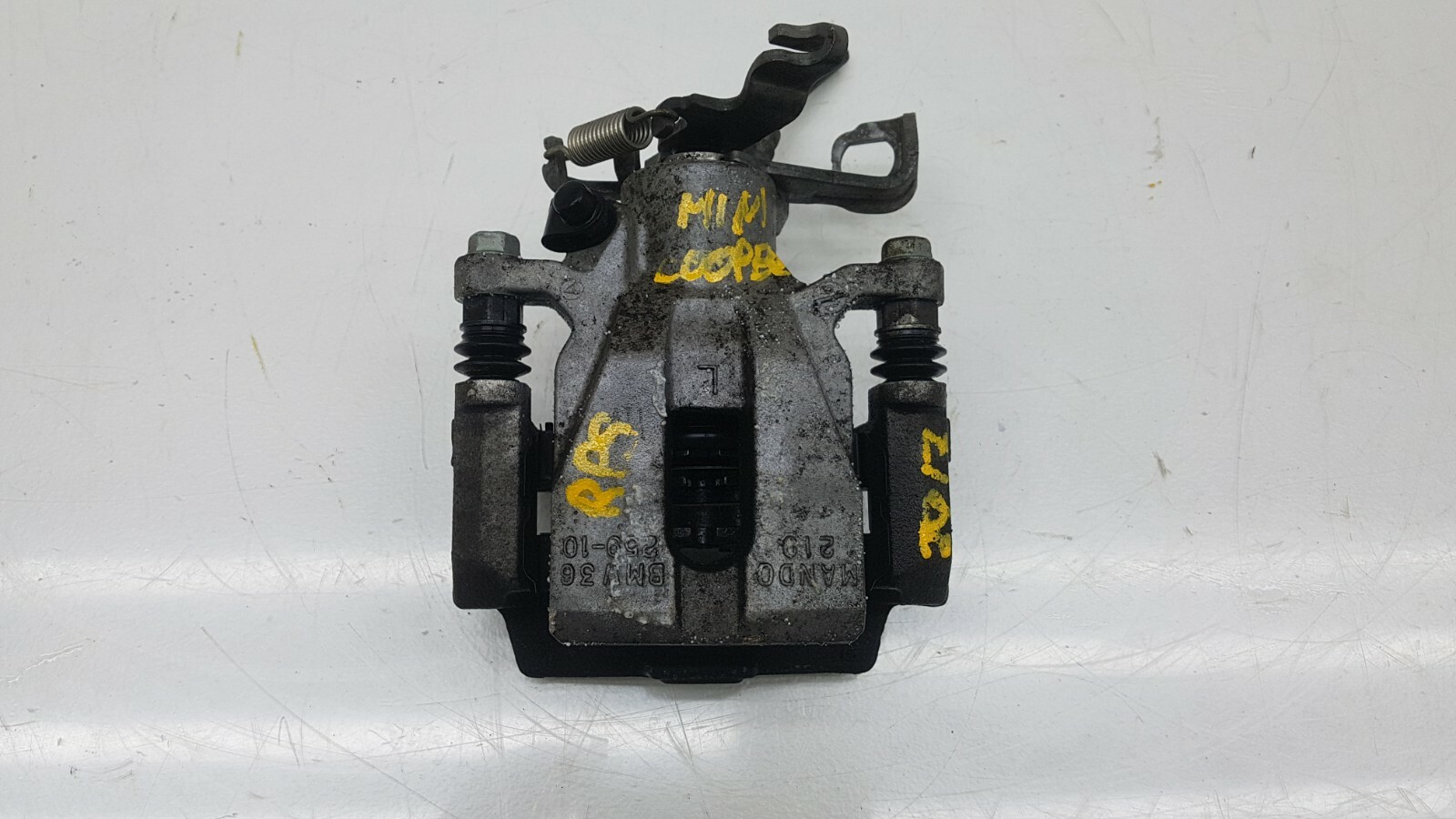 MINI COOPER F55 F56 1.5 PETROL REAR PASSENGER SIDE BRAKE CALIPER MANDO ...