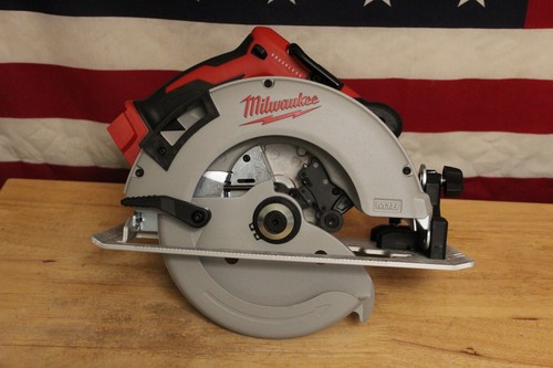 Milwaukee 2631-20 M18 Brushless 7-1/4 Inch Circular Saw (Tool-Only) 643 ...