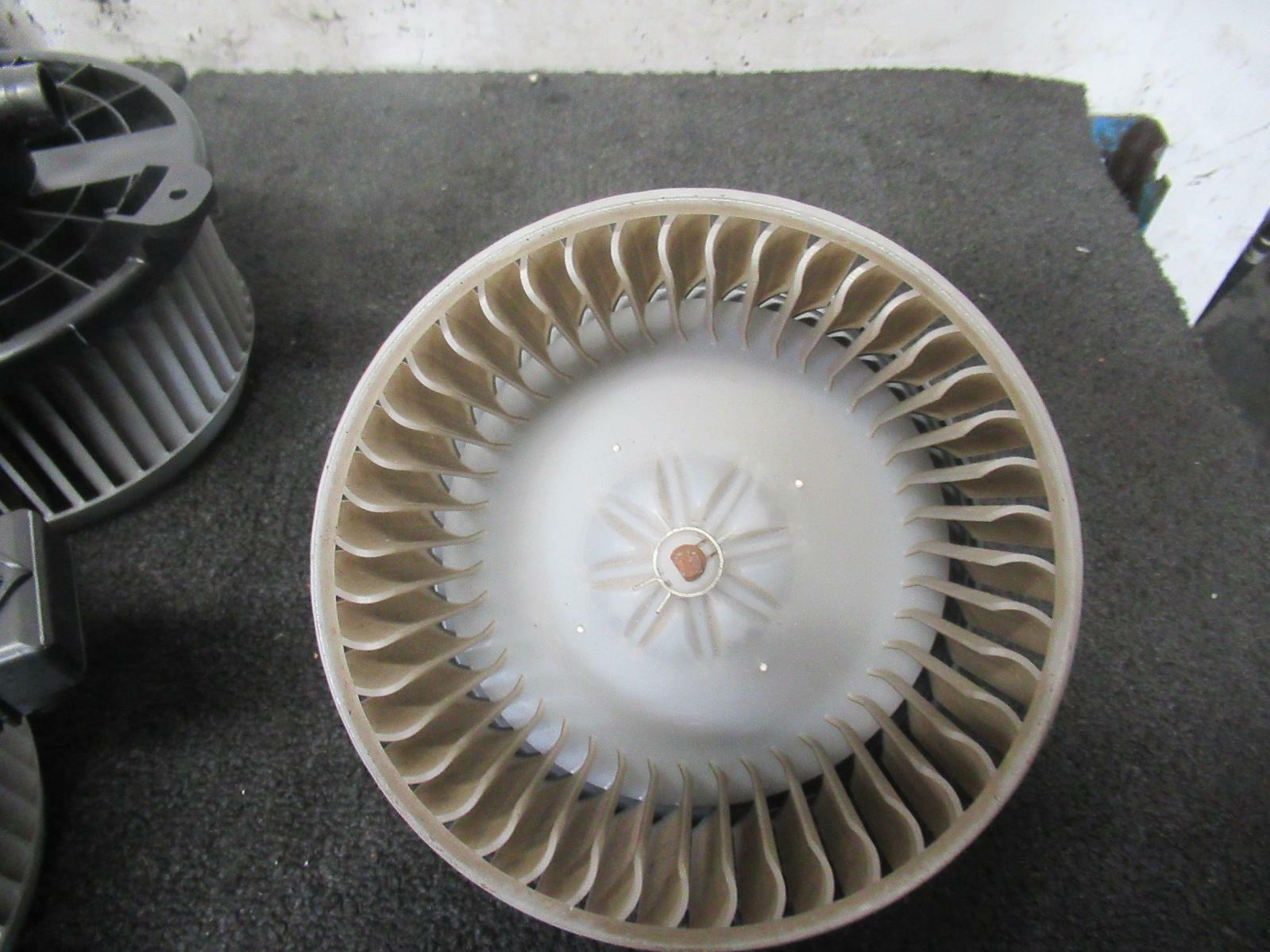 TOYOTA AVENSIS HEATER FAN MOTOR ACM20R, 12/01-12/10 01 02 03 04 05 06 ...