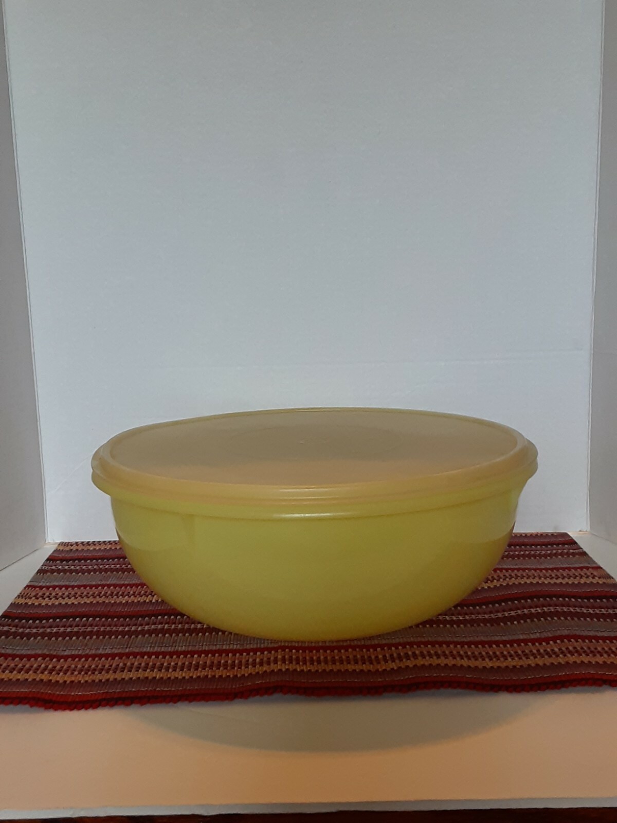 Vtg TUPPERWARE 274 FIX N MIX 26 CUP BOWL w/ LID Yellow | eBay